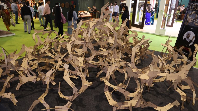 FLOCK 4.0 // Crowdsourced interlocking assemblies – DesignAware